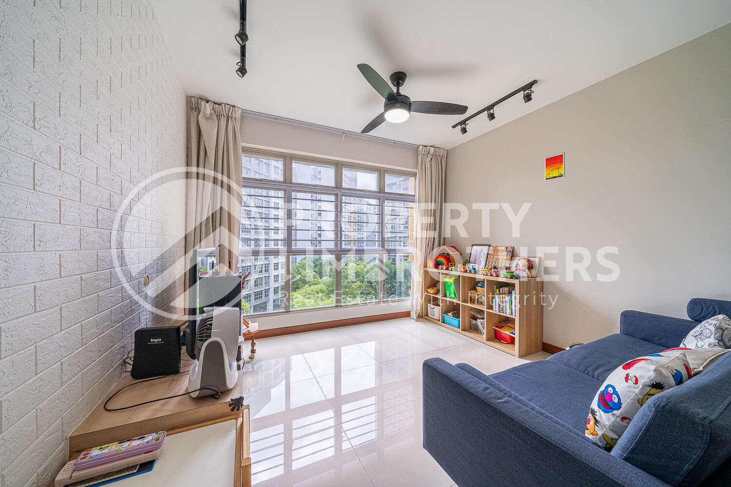 215B Compassvale Drive - bleubricks by PropertyLimBrothers